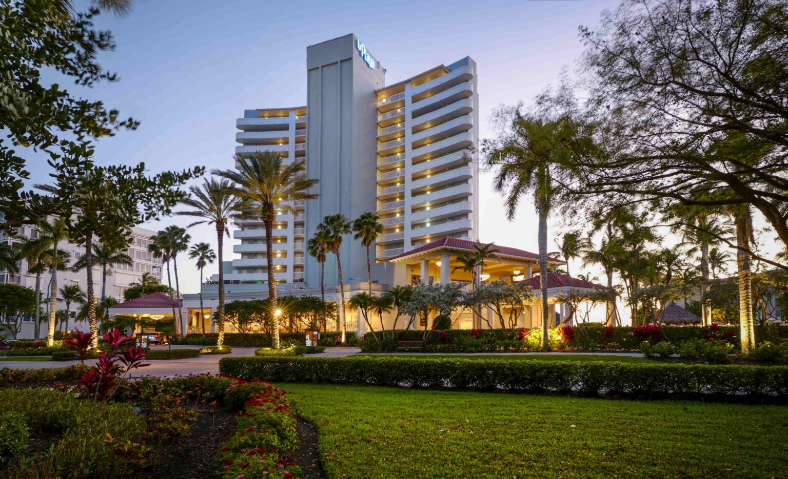 21 Best Hotels in Naples, Florida from Beach to City 2025 - Practical ...