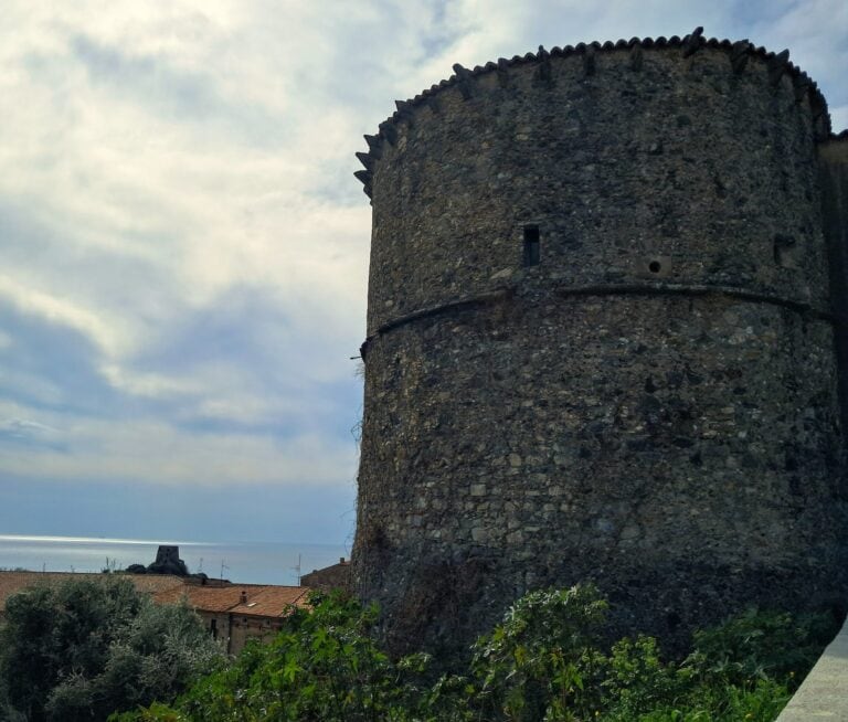Best Things to Do in Scalea, Calabria: History, Beaches & Charm ...